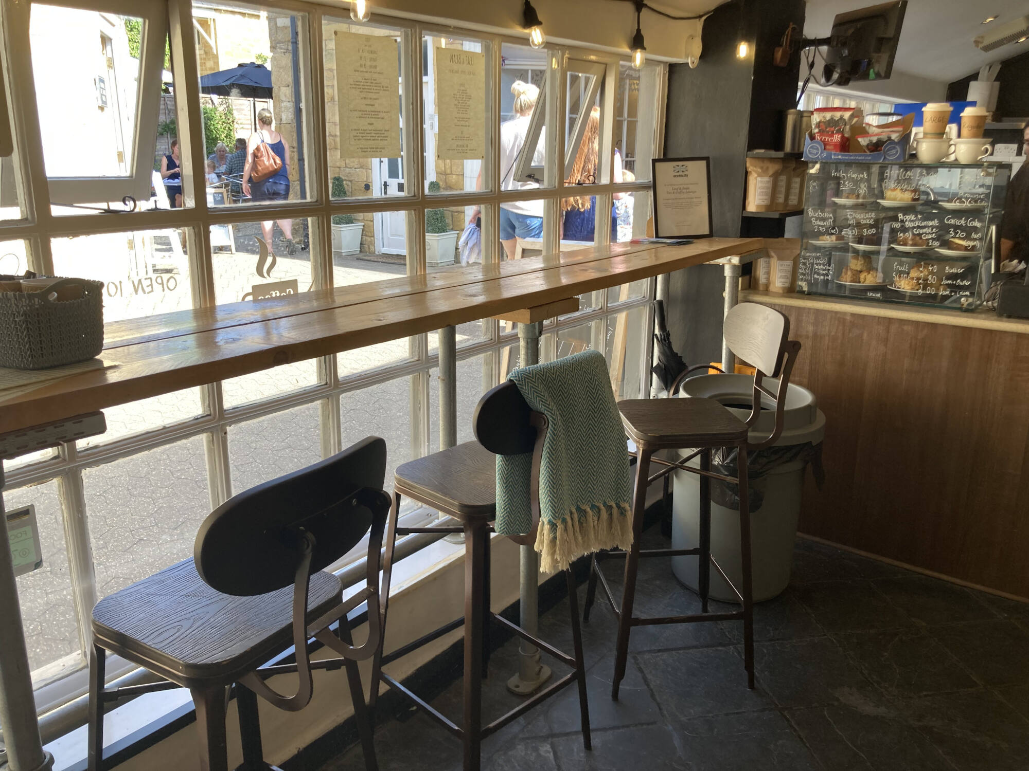 Leaf & Bean, Broadway - cafe reviewed and visited