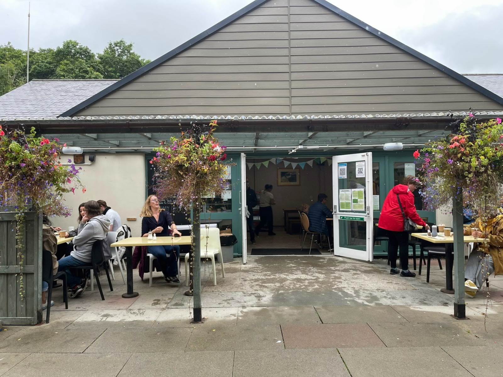 Manon's Riverside Café, Bala - cafe reviewed and visited