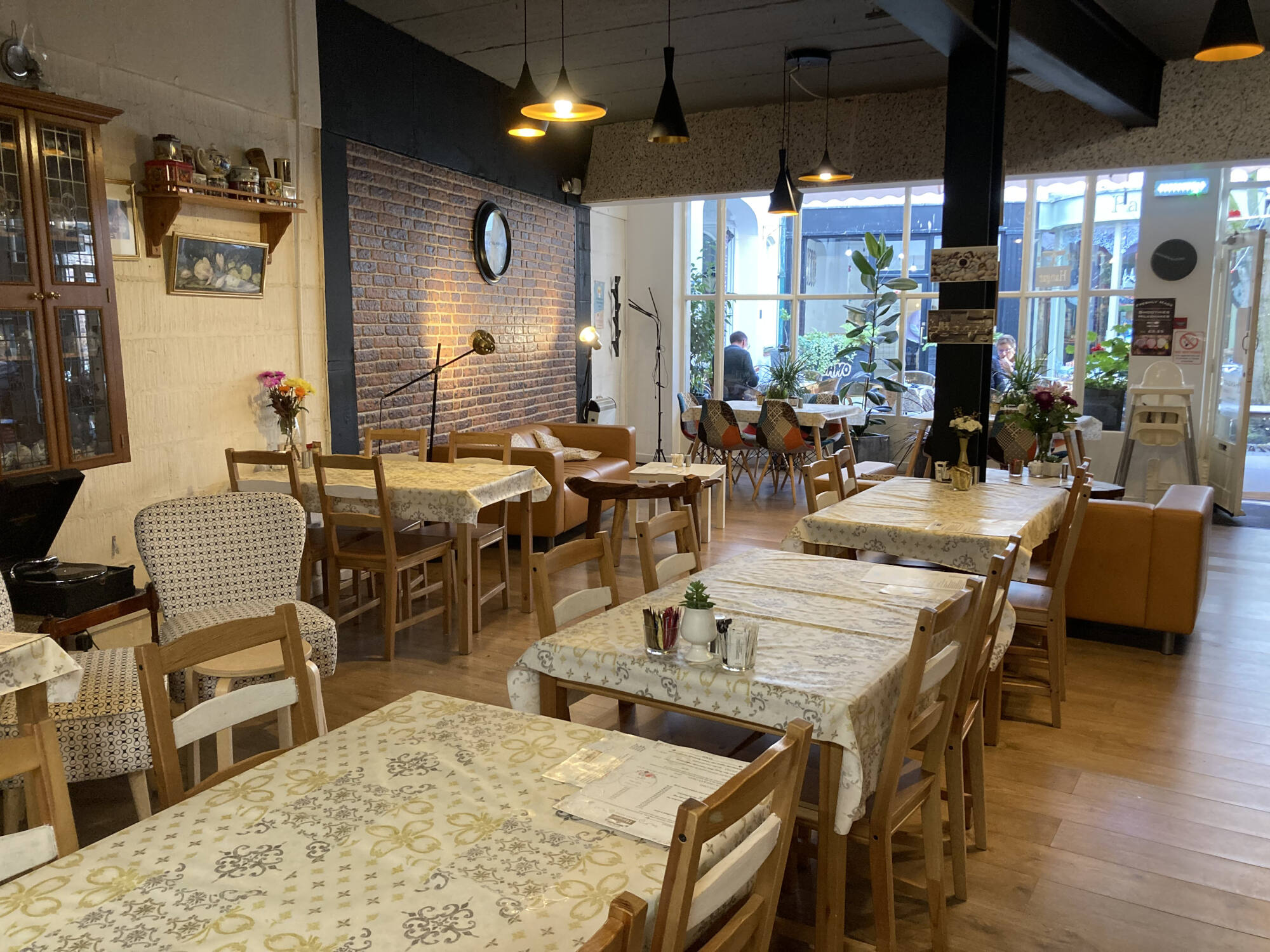 Hangar Cafe, Worcester - cafe reviewed and visited