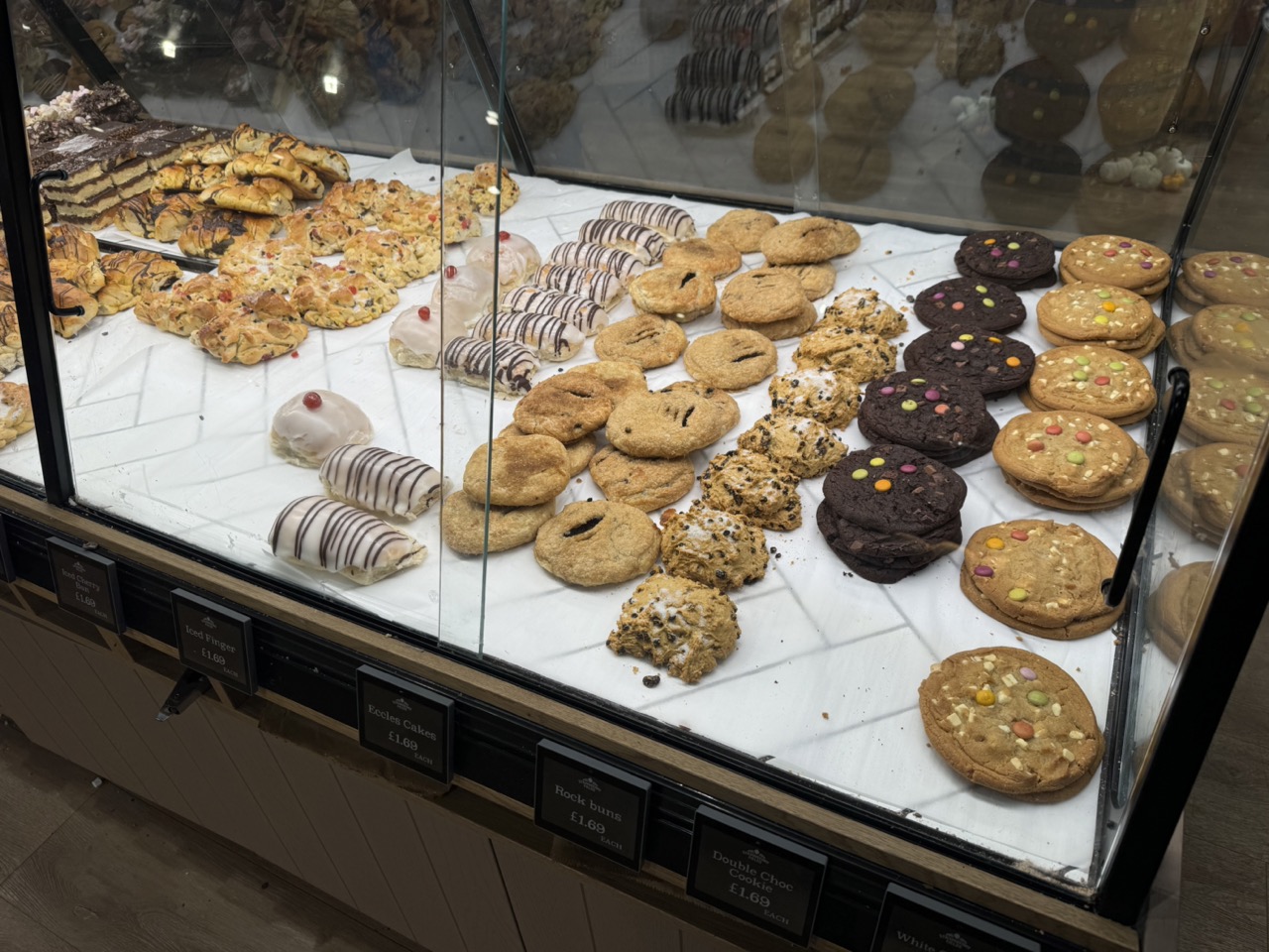 Strawberry Fields Farm Shop (Lifton), Lifton - cafe reviewed and visited